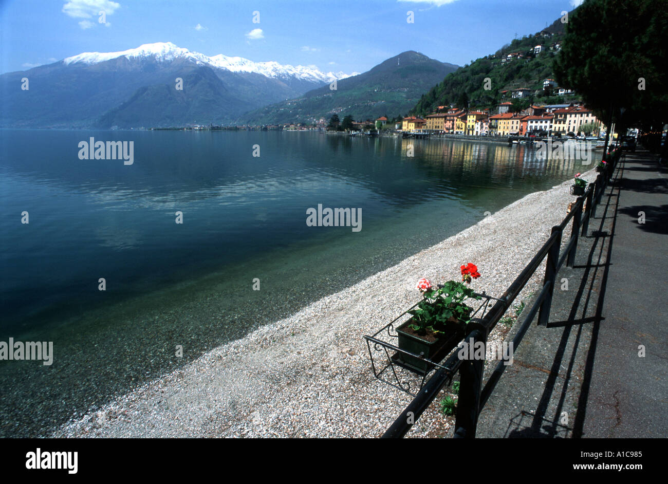 Como Lake and snow covered mountain peak Stock Photo - Alamy
