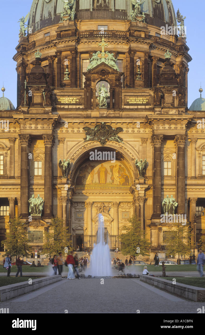 Entrance gorgeous ornaments hi-res stock photography and images - Alamy