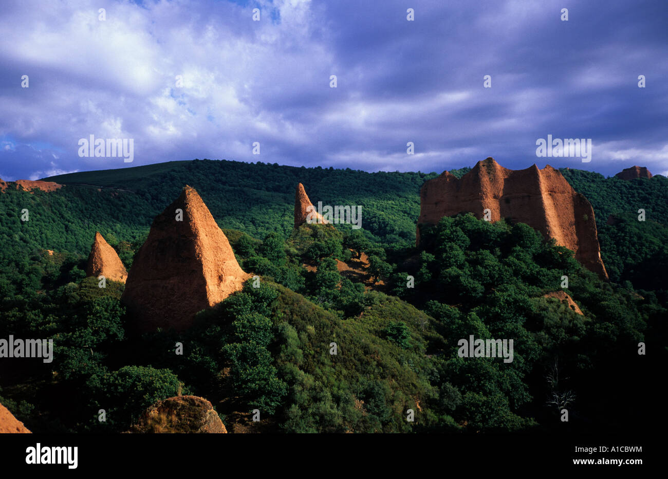 las medulas el bierzo spain spanish landscape Stock Photo - Alamy