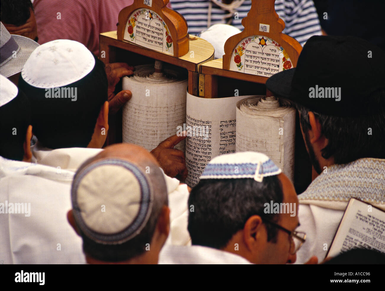 Torah scroll hi-res stock photography and images - Alamy