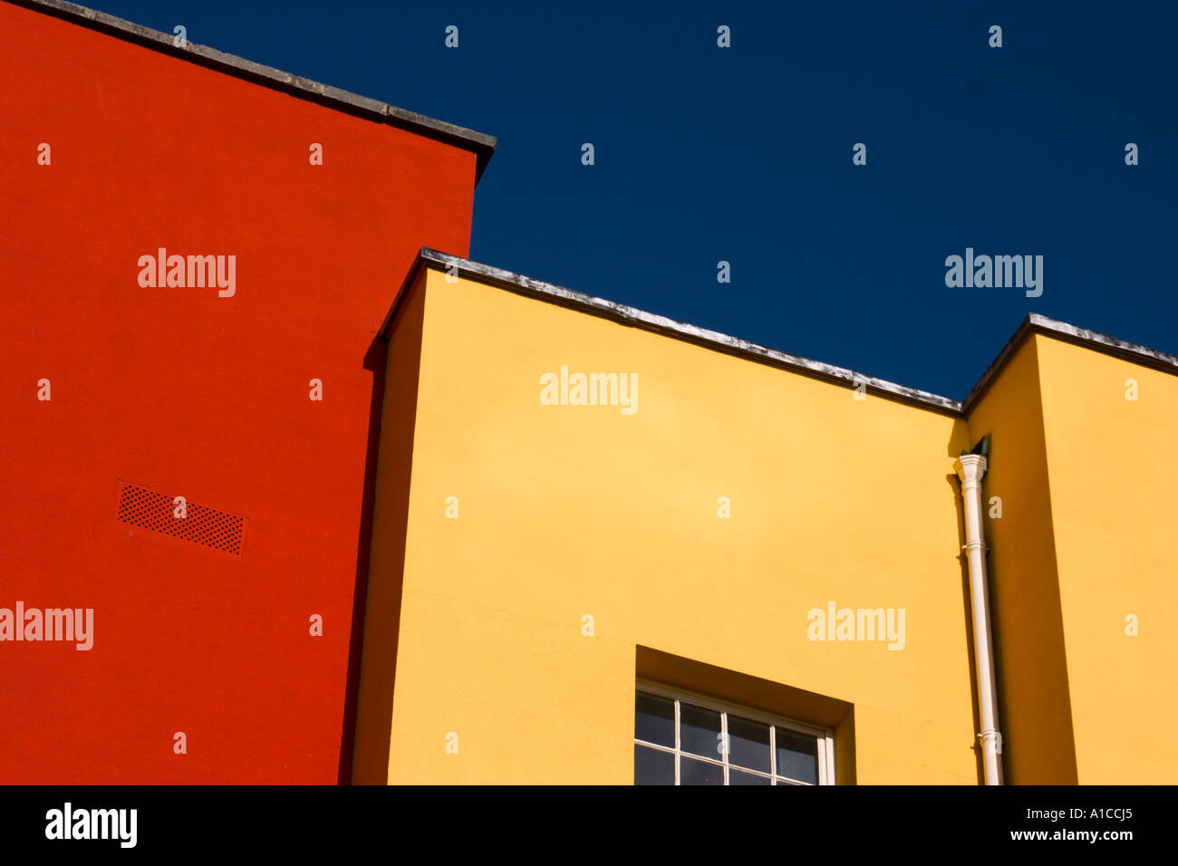 Strong yet simple elegance from a typically Irish colour scheme ...