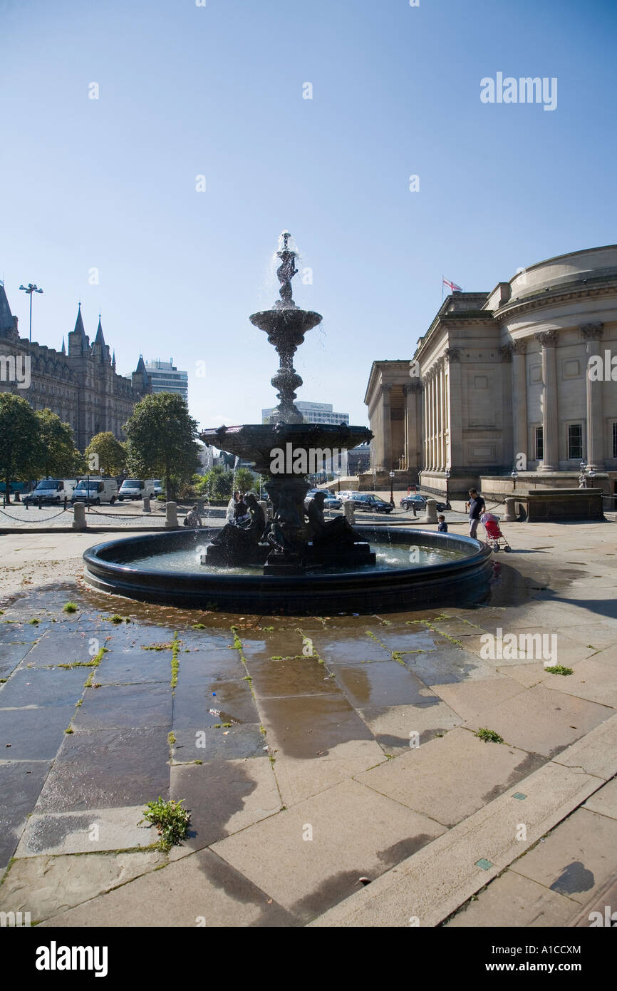 Fountain at the top of William Brown Street Liverpool Stock Photo - Alamy