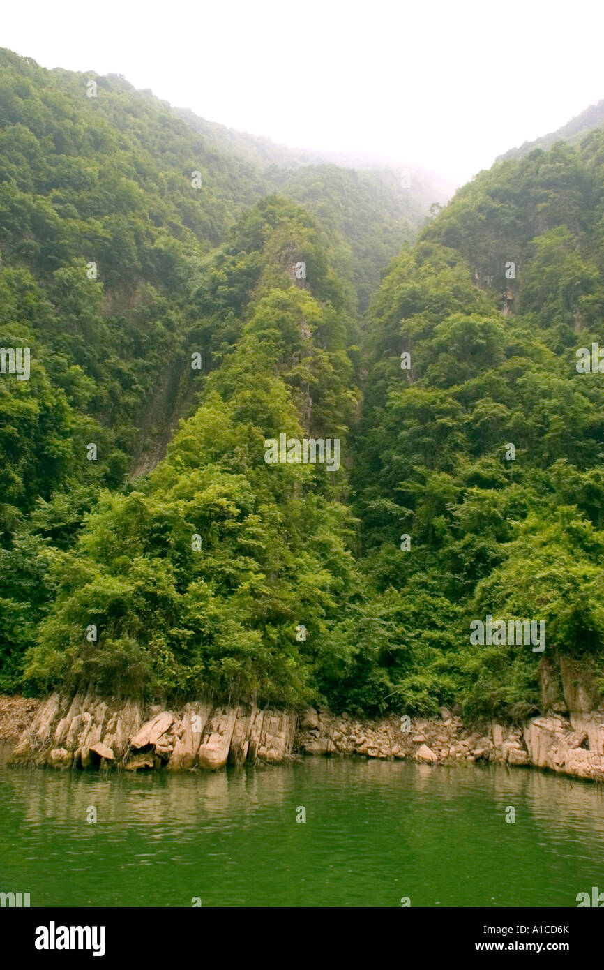 The Shennong Stream a tributary off the Yangzi Stock Photo - Alamy