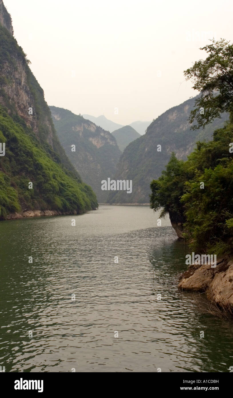 The Shennong Stream a tributary off the Yangzi Stock Photo - Alamy