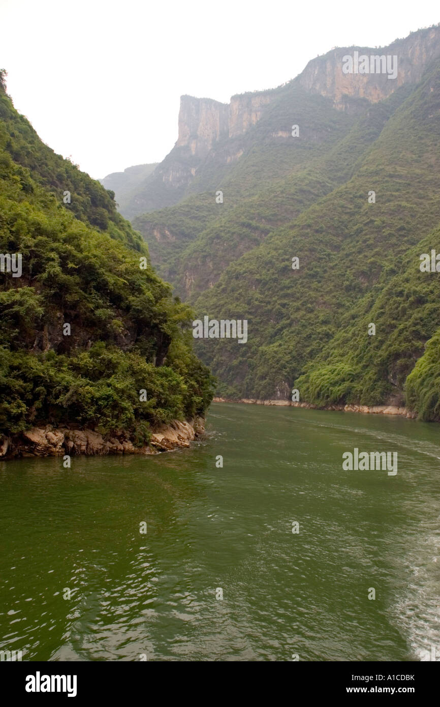 The Shennong Stream a tributary off the Yangzi Stock Photo - Alamy