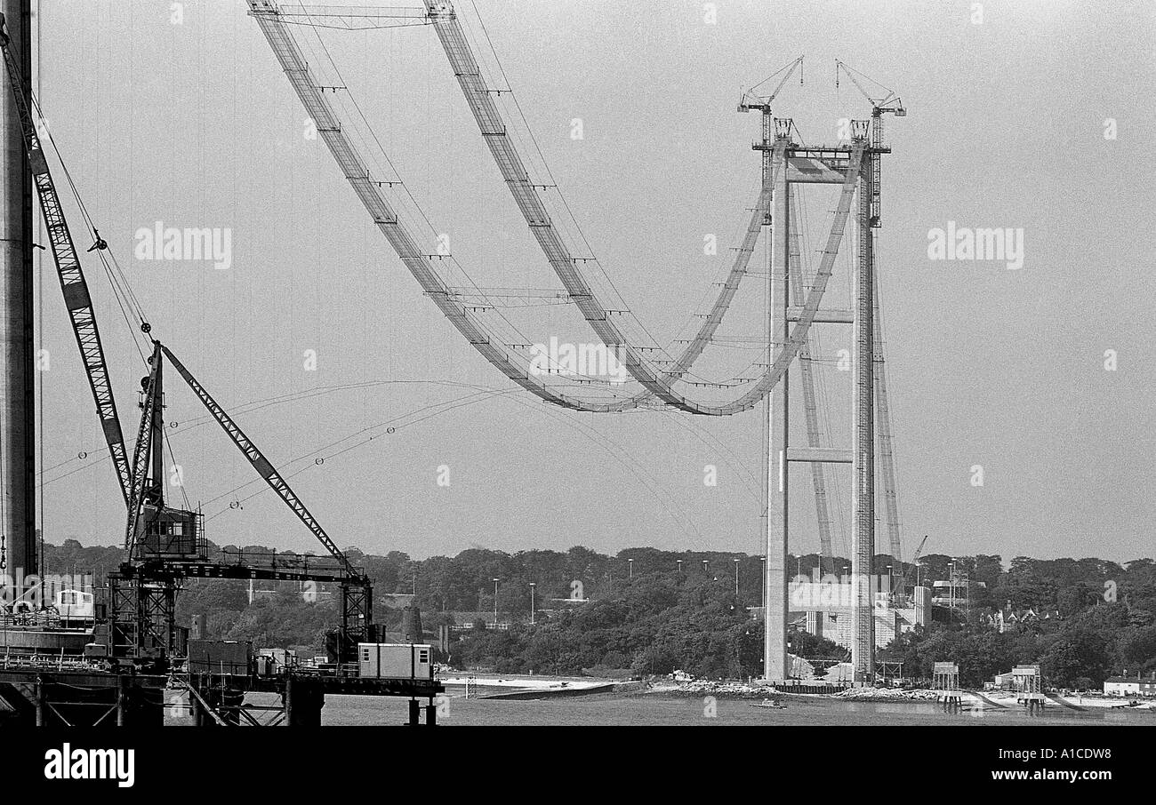 Building the Humber Bridge in about 1979 Stock Photo - Alamy