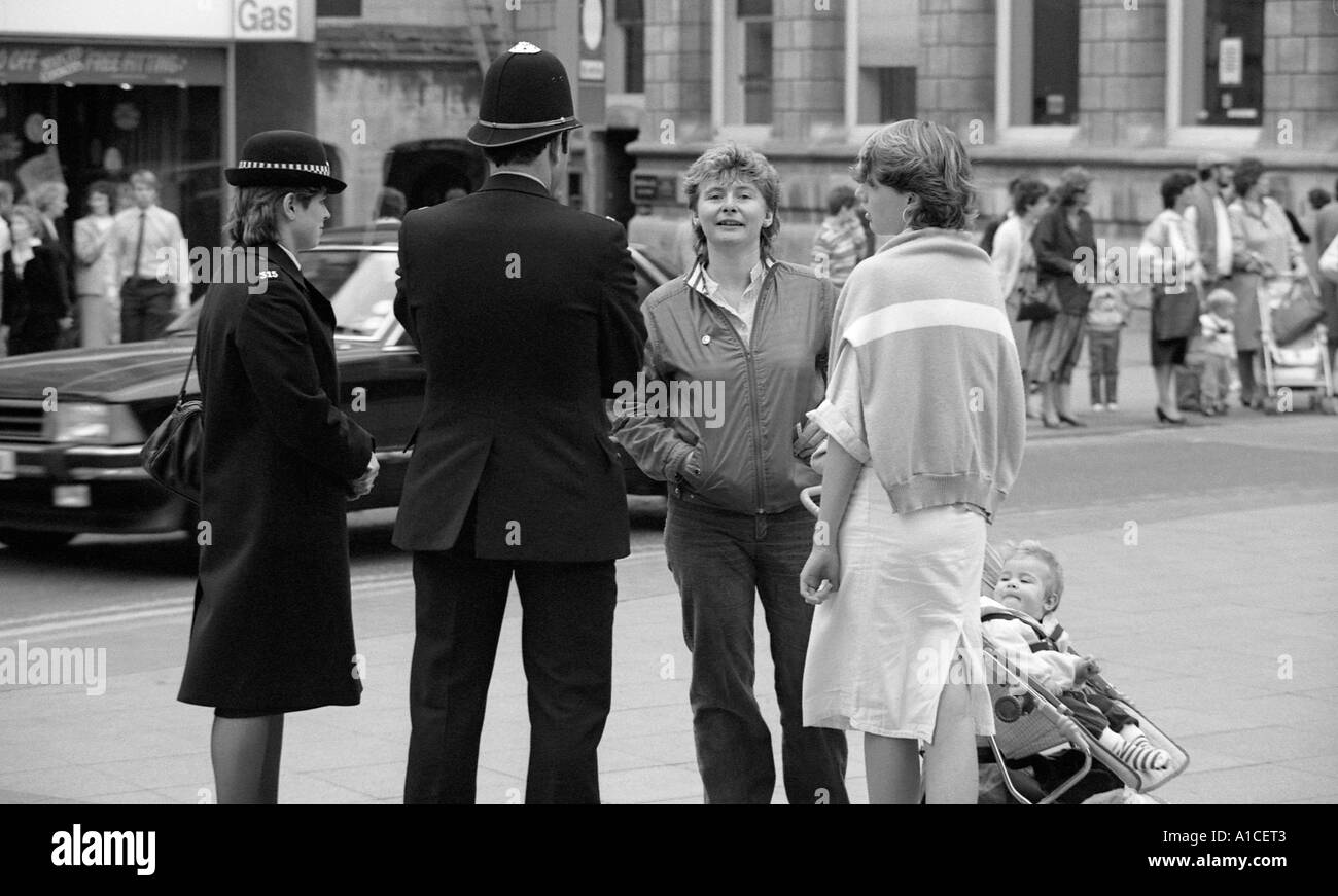 Police talking to the public Black and White Stock Photos & Images - Alamy