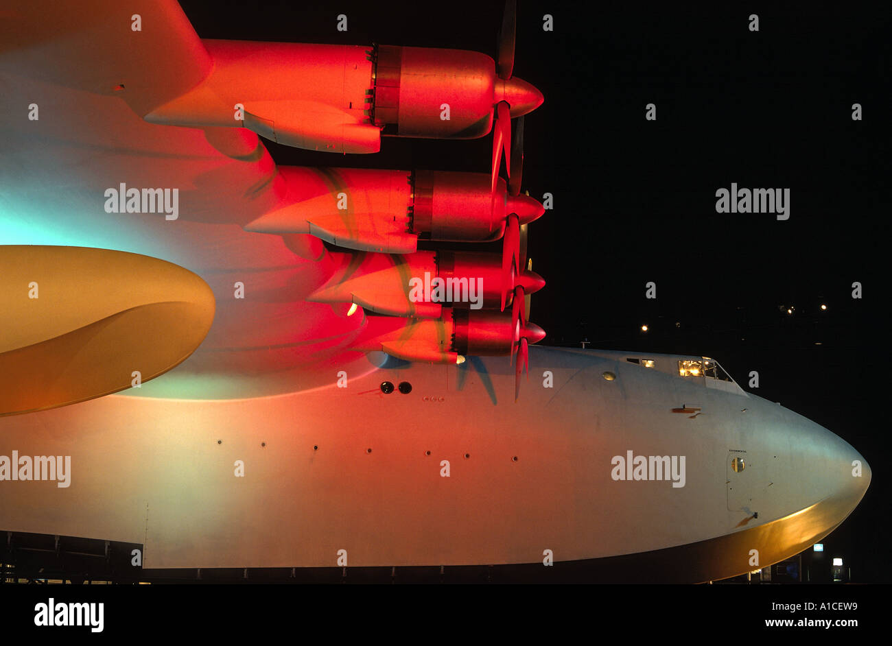 Horizontal view of wing, engines and front end of the Spruce Goose ...