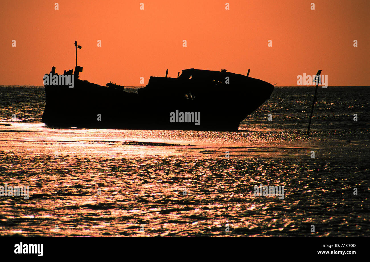 Wreck island great barrier reef hi-res stock photography and images - Alamy