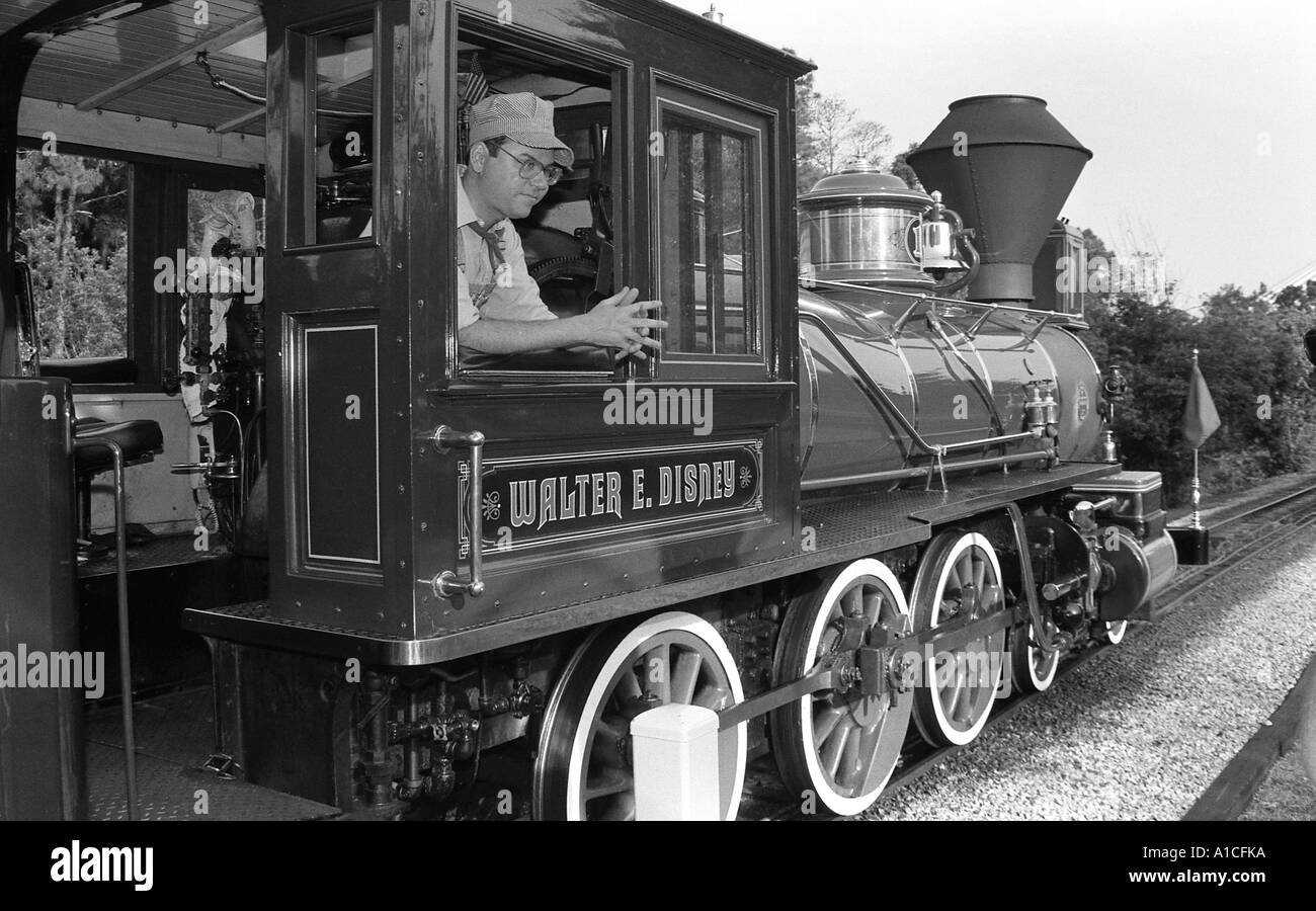 Engine driver on steam Black and White Stock Photos & Images - Alamy
