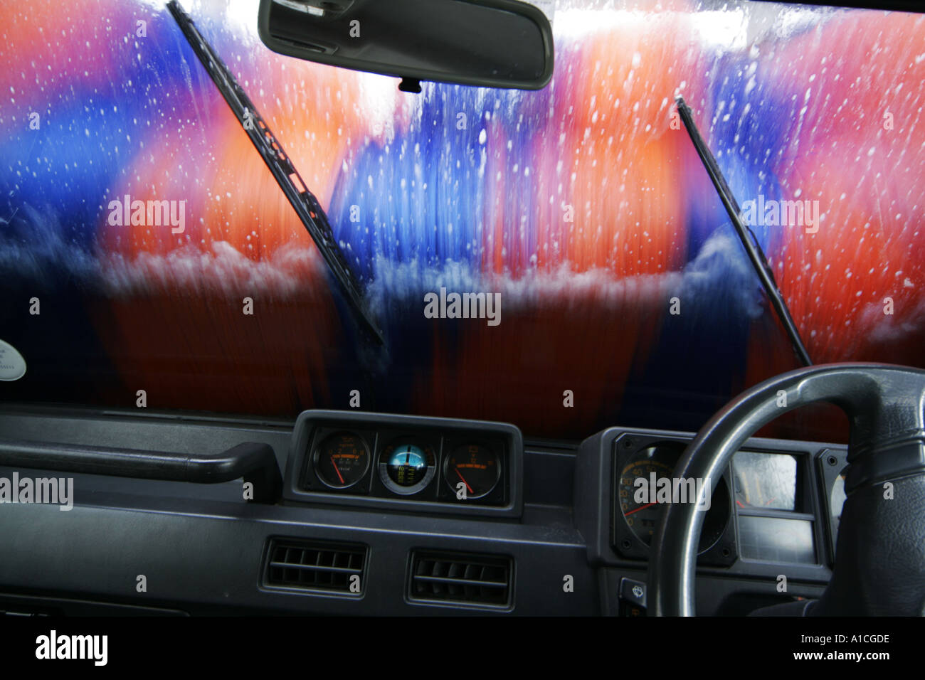 Blue washing machine running hi-res stock photography and images - Alamy