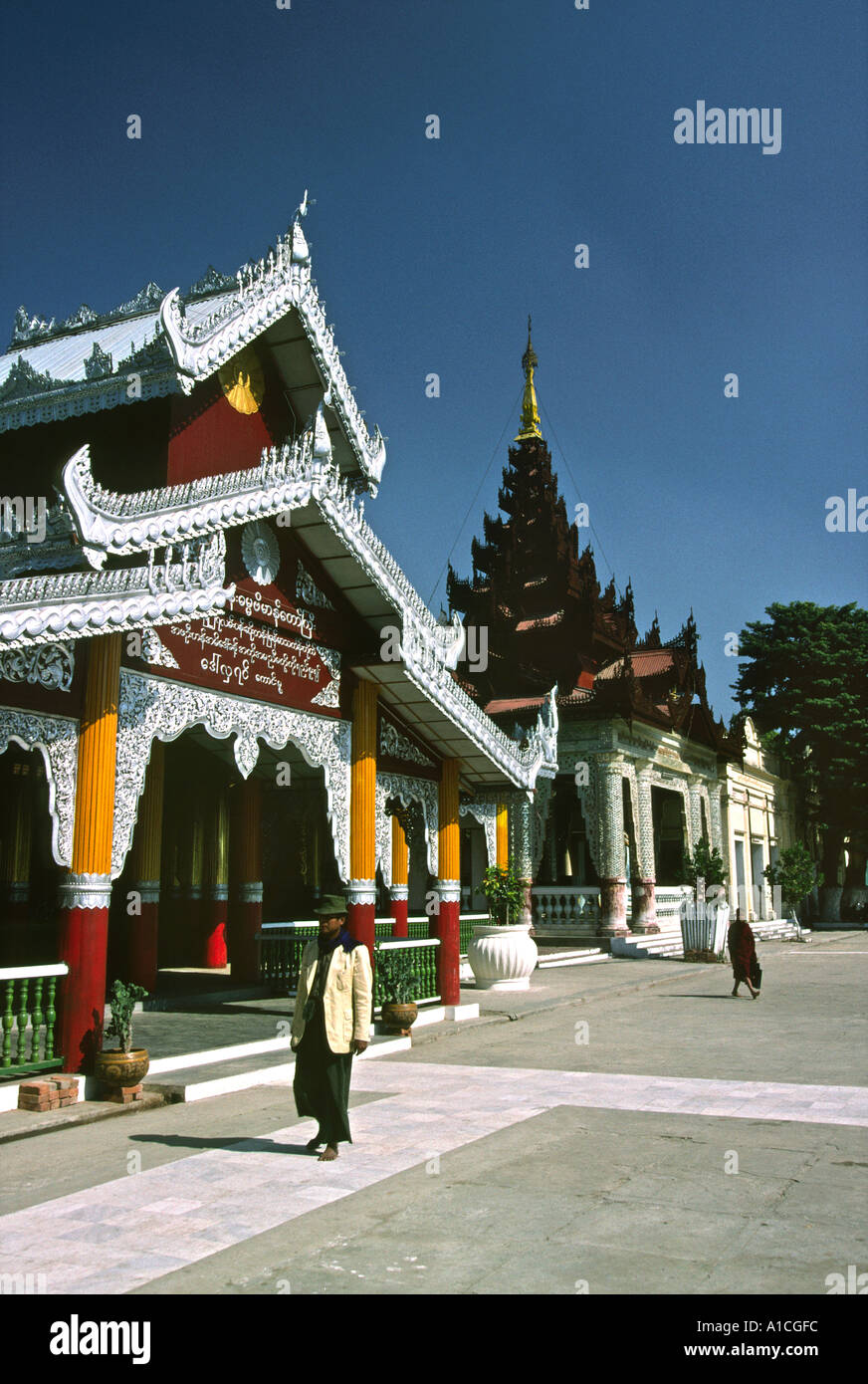 Monastery buildings hi-res stock photography and images - Alamy