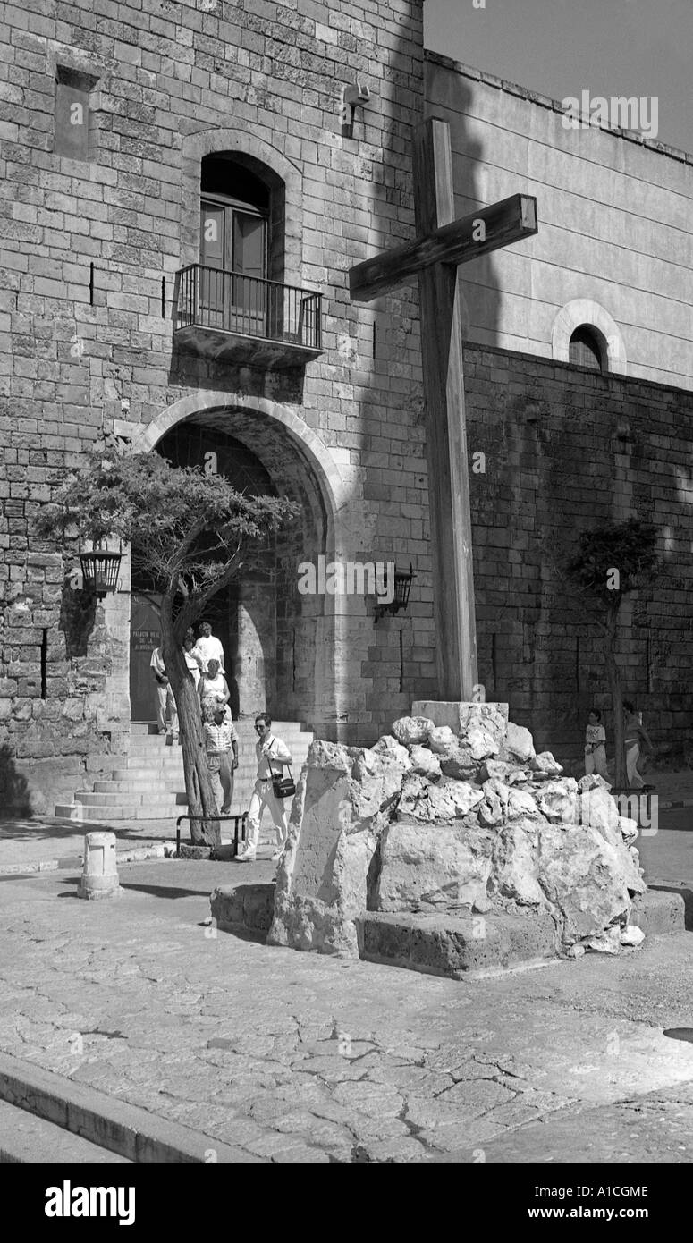 Cross the square Black and White Stock Photos & Images - Alamy