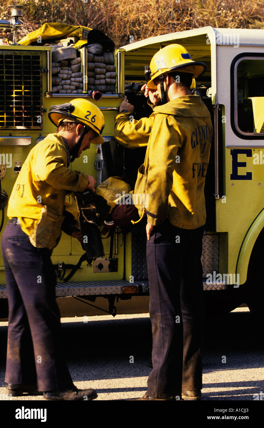 Firefighters on a brush fire in Burbank, CA Stock Photo - Alamy