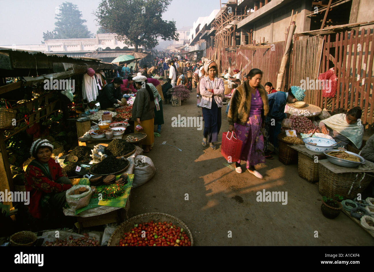 Lashio market hi-res stock photography and images - Alamy