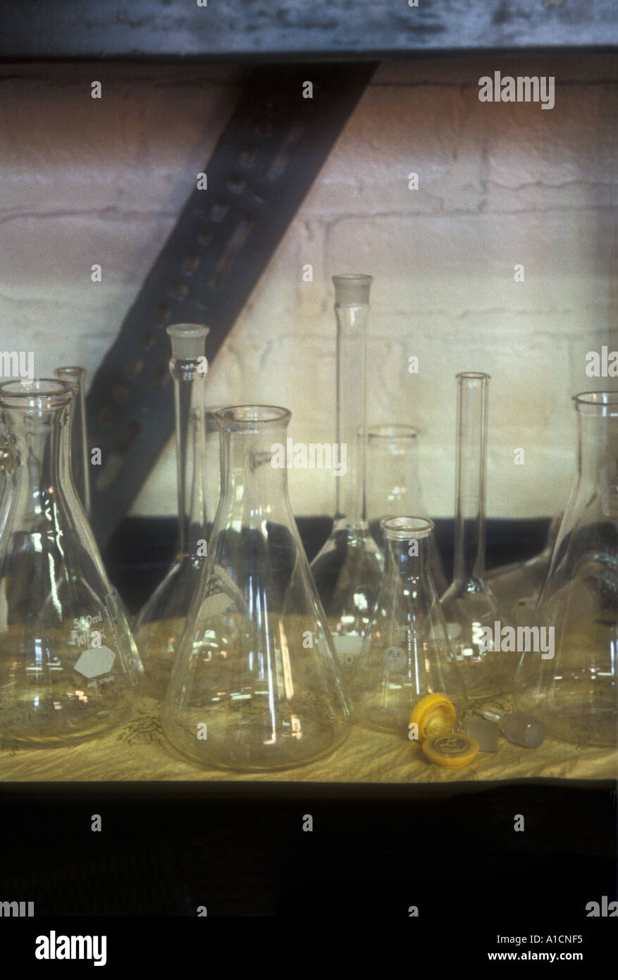 Lab vessels hi-res stock photography and images - Alamy