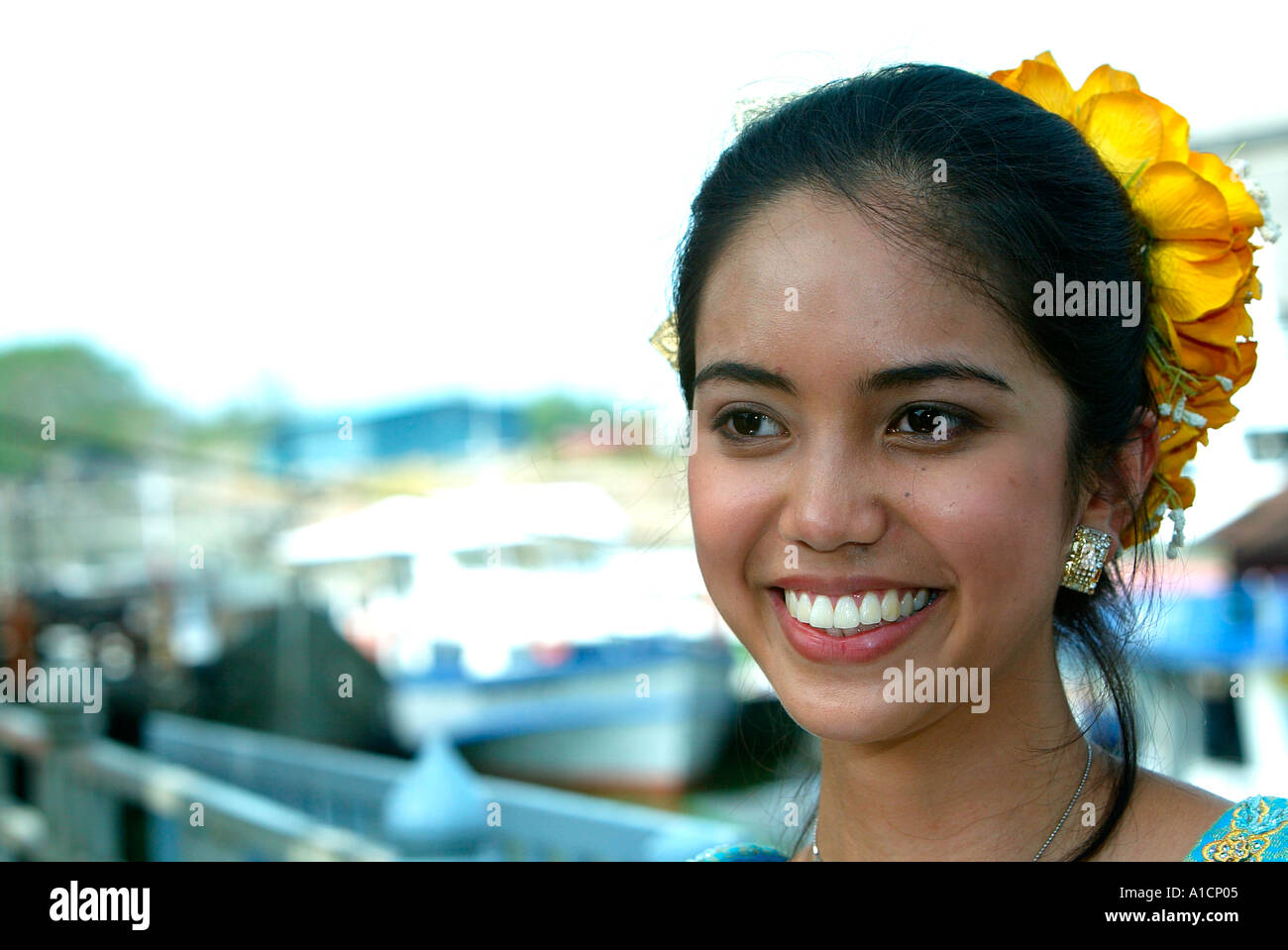 Traditional malay dress attire hi-res stock photography and images - Alamy