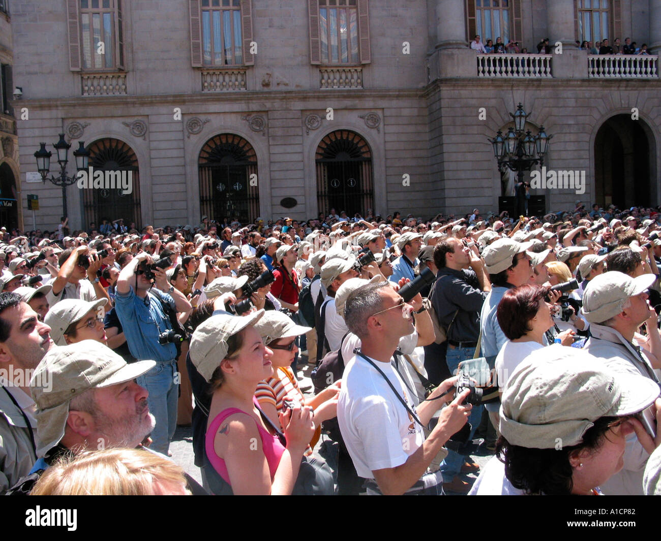 A lot of people looking at same point Stock Photo - Alamy
