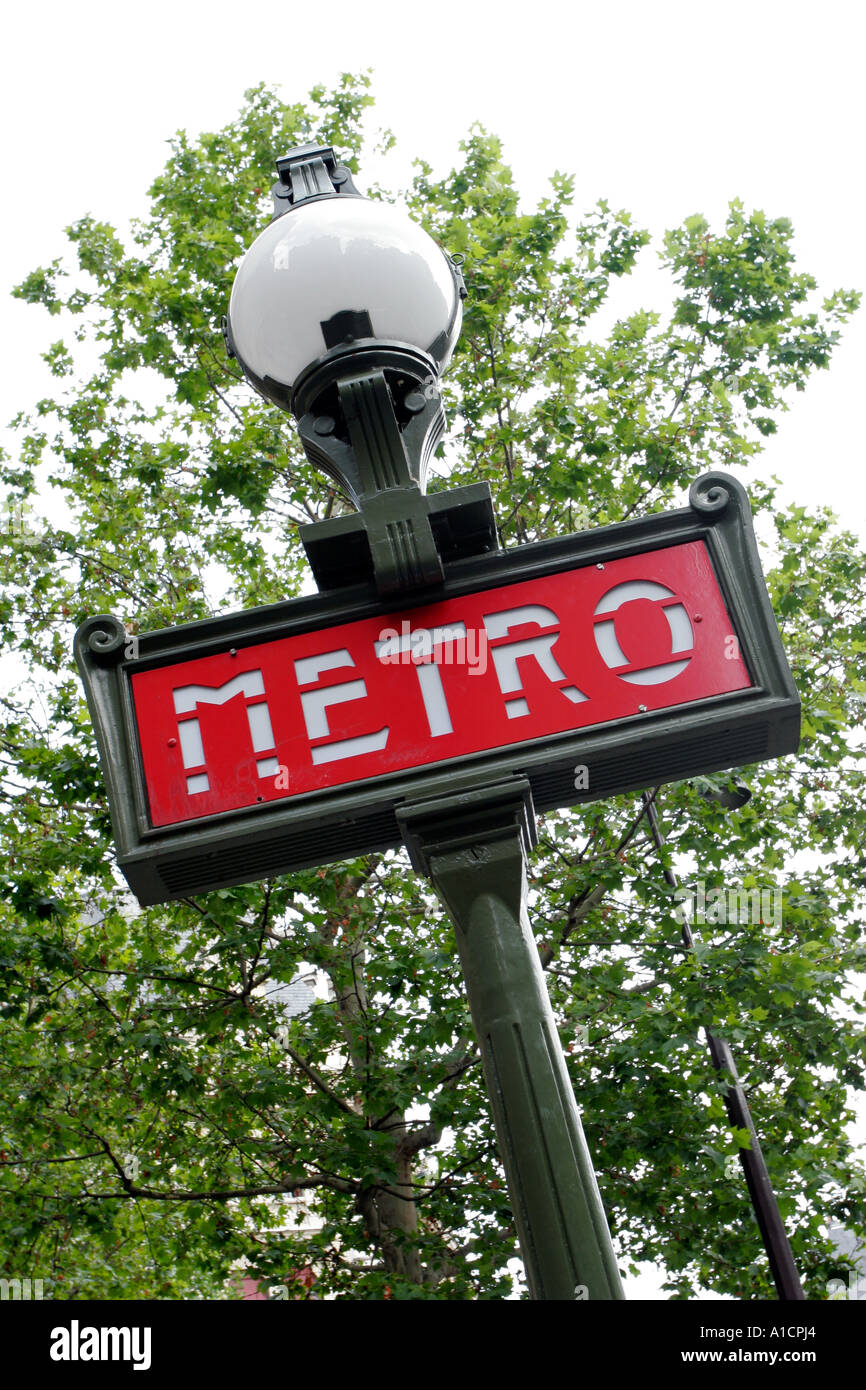 Paris metro sign france icon iconic hi-res stock photography and images ...