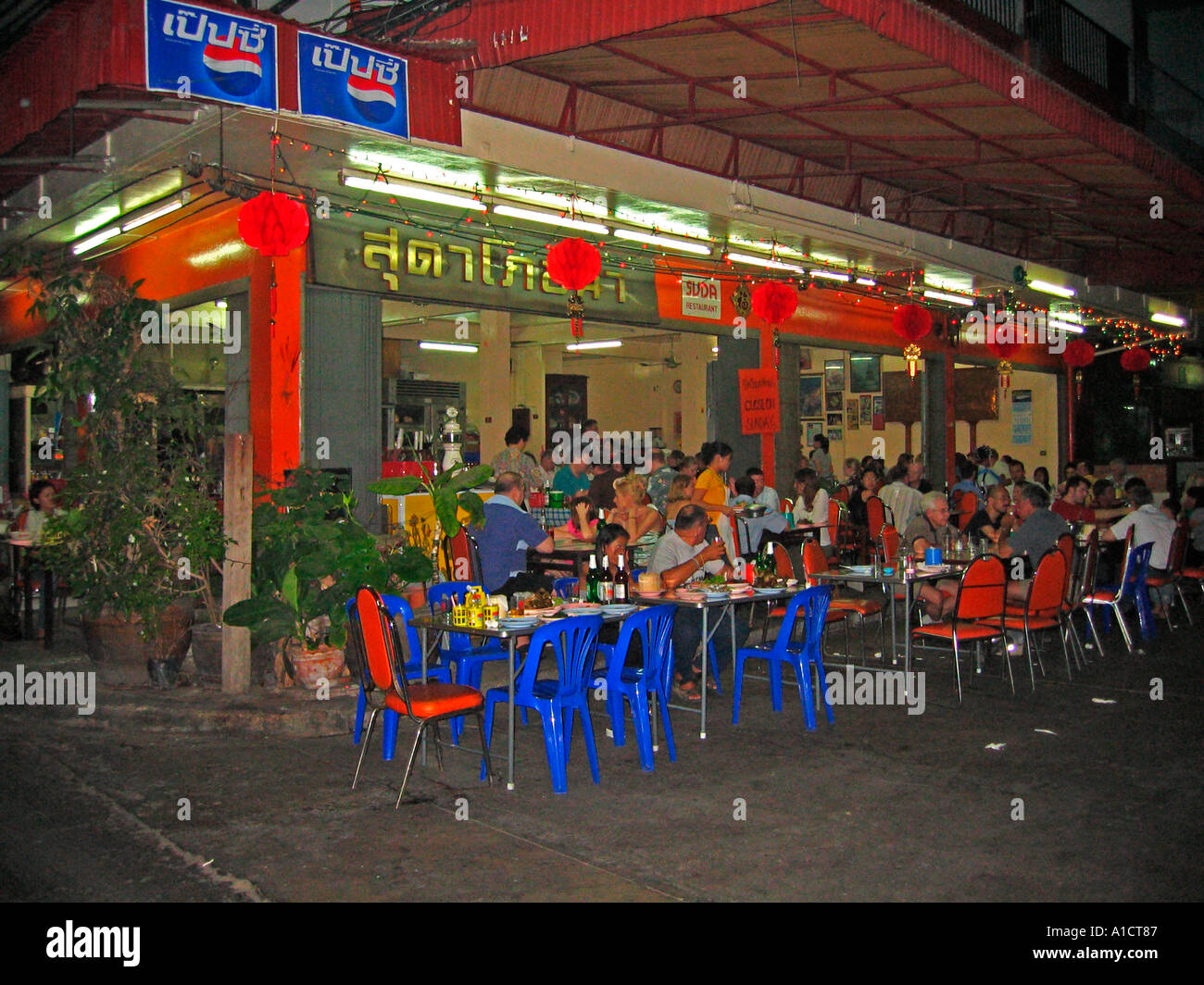 Popular cheap Thai restaurant Suda off Sukhumvit Road Bangkok Stock ...