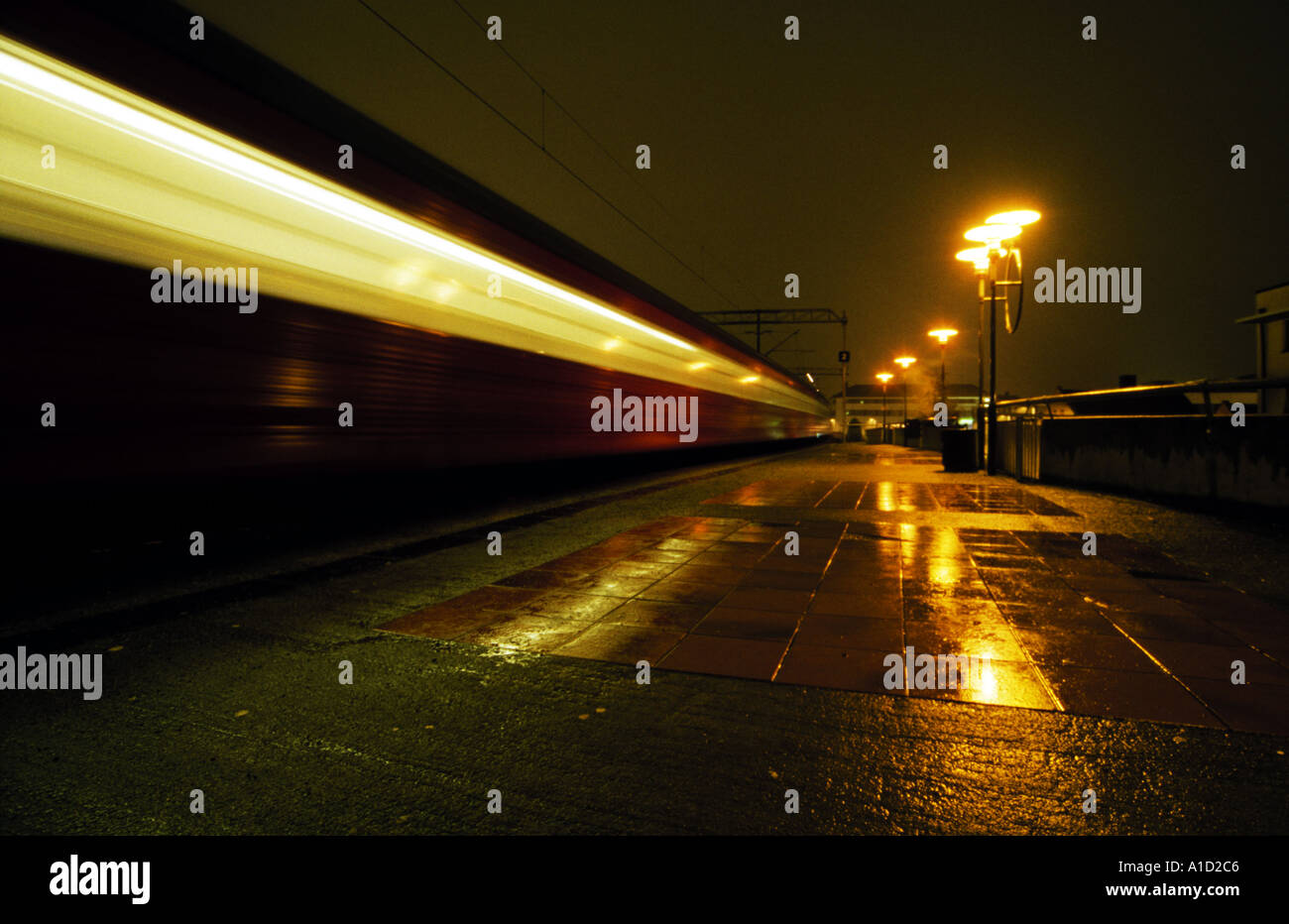 Long train at the station hi-res stock photography and images - Alamy