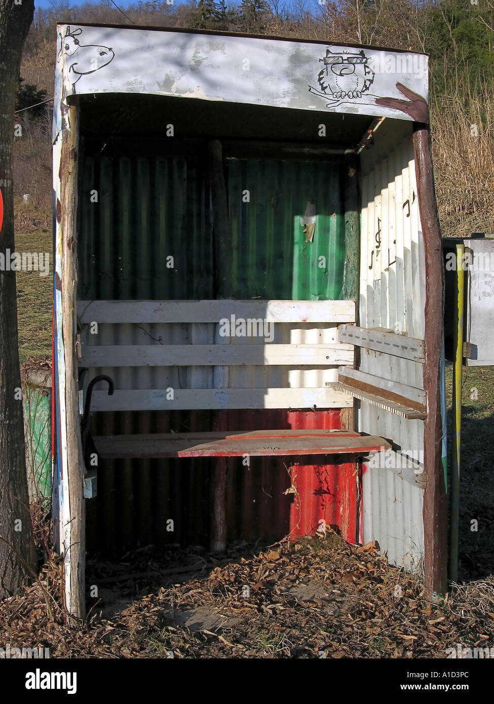 Bus stop shed hi-res stock photography and images - Alamy