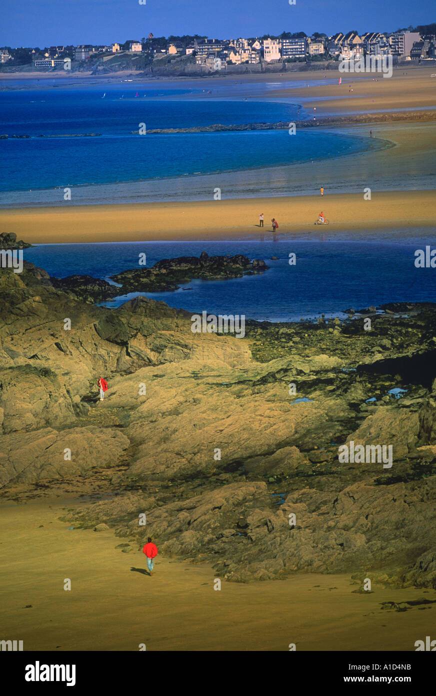ST MALO BEACH BRITTANY FRANCE Stock Photo - Alamy