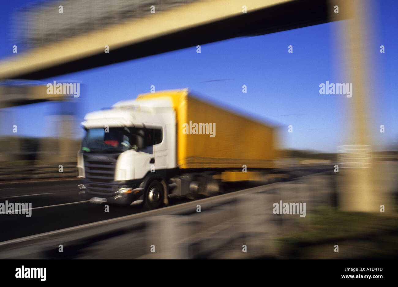 M1 motorway bridge truck hi-res stock photography and images - Alamy
