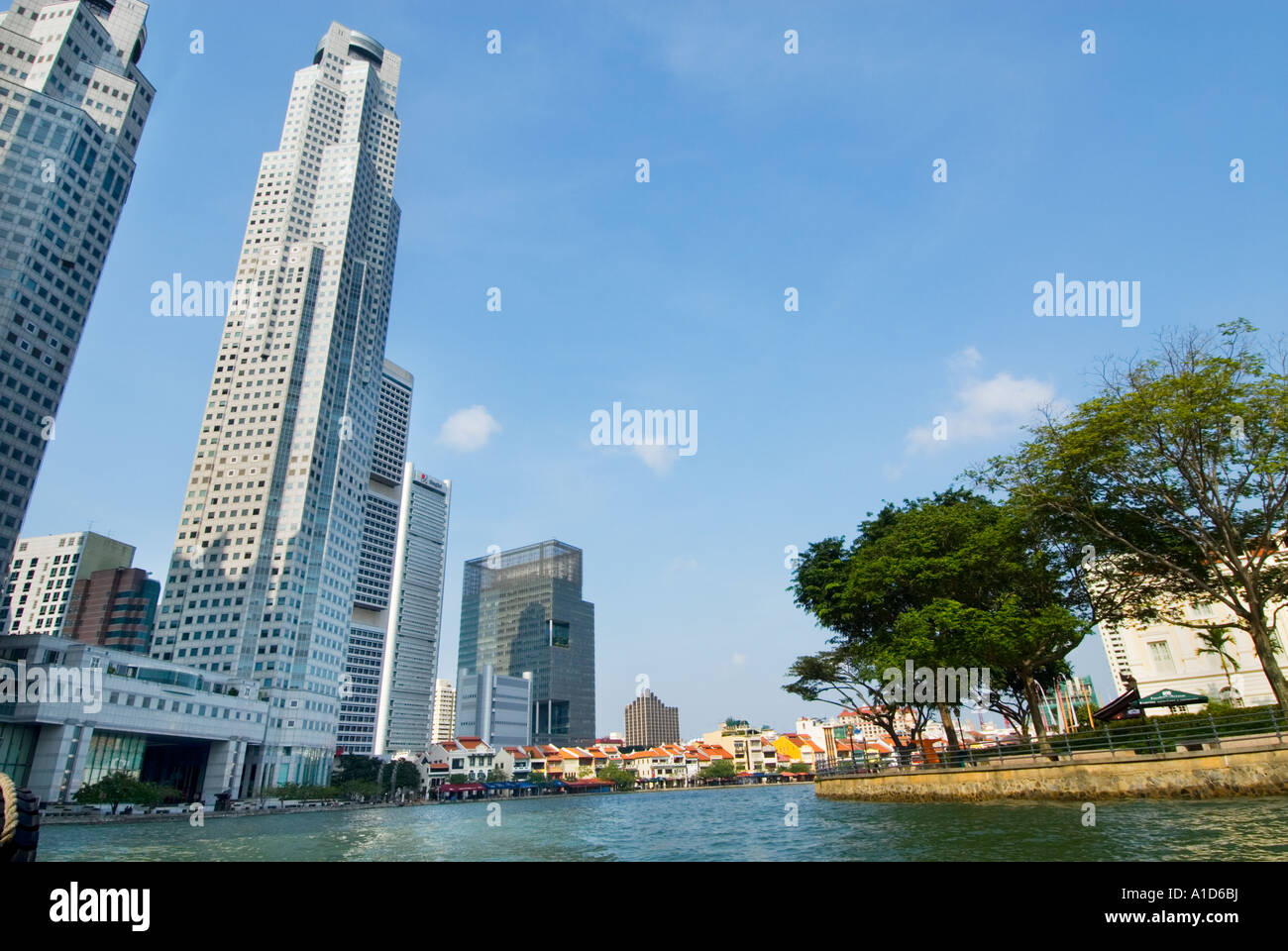 ONE FULLERTON UOB PLAZA Esplanade Bridge river the fullerton hotel ...
