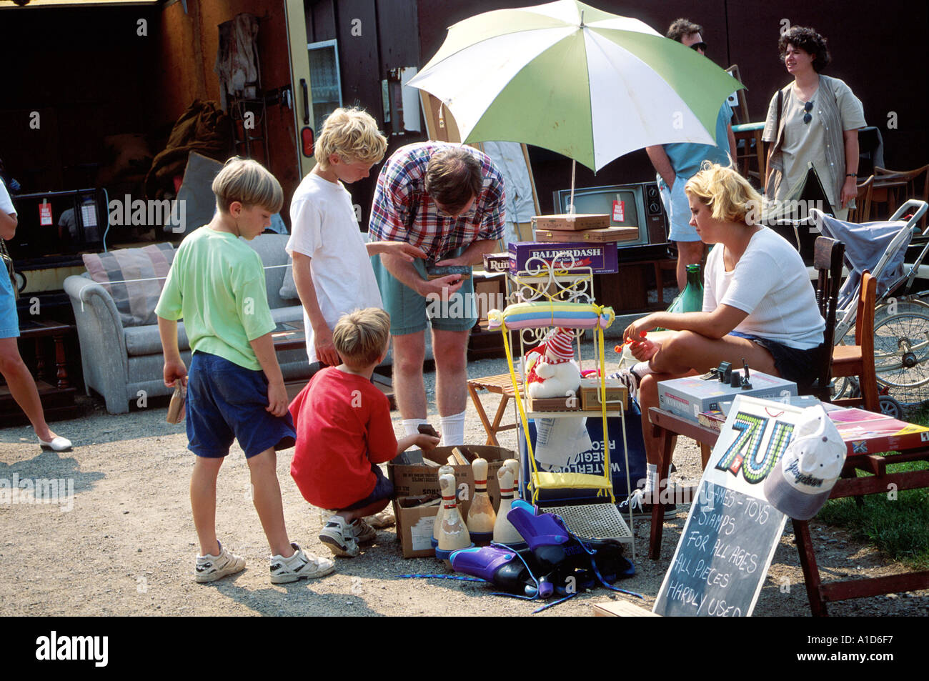 Canada flea market hi-res stock photography and images - Alamy
