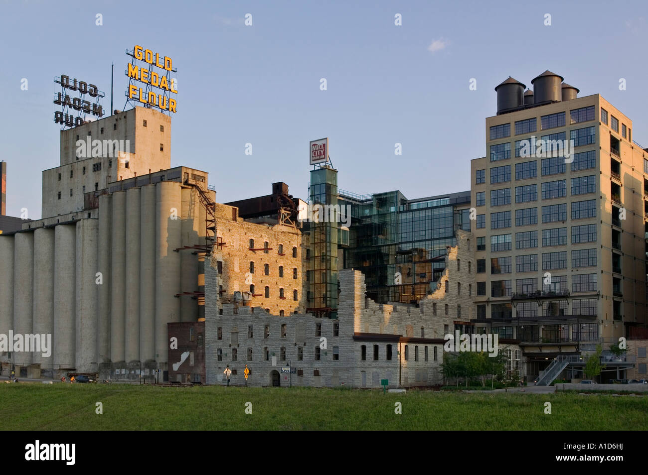 The Mill City Museum on the Mississippi riverfront, Minneapolis ...