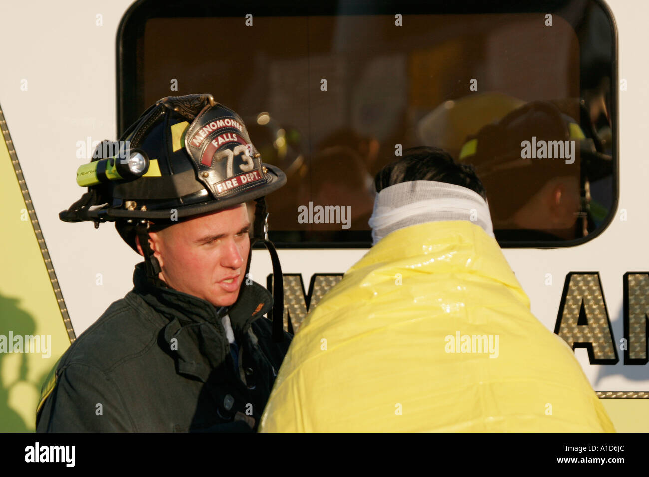 Medical personnel talking, standing hi-res stock photography and images ...