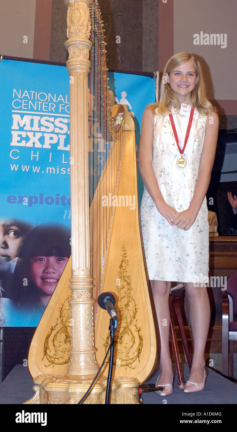 Elizabeth smart 2004 hi-res stock photography and images - Alamy