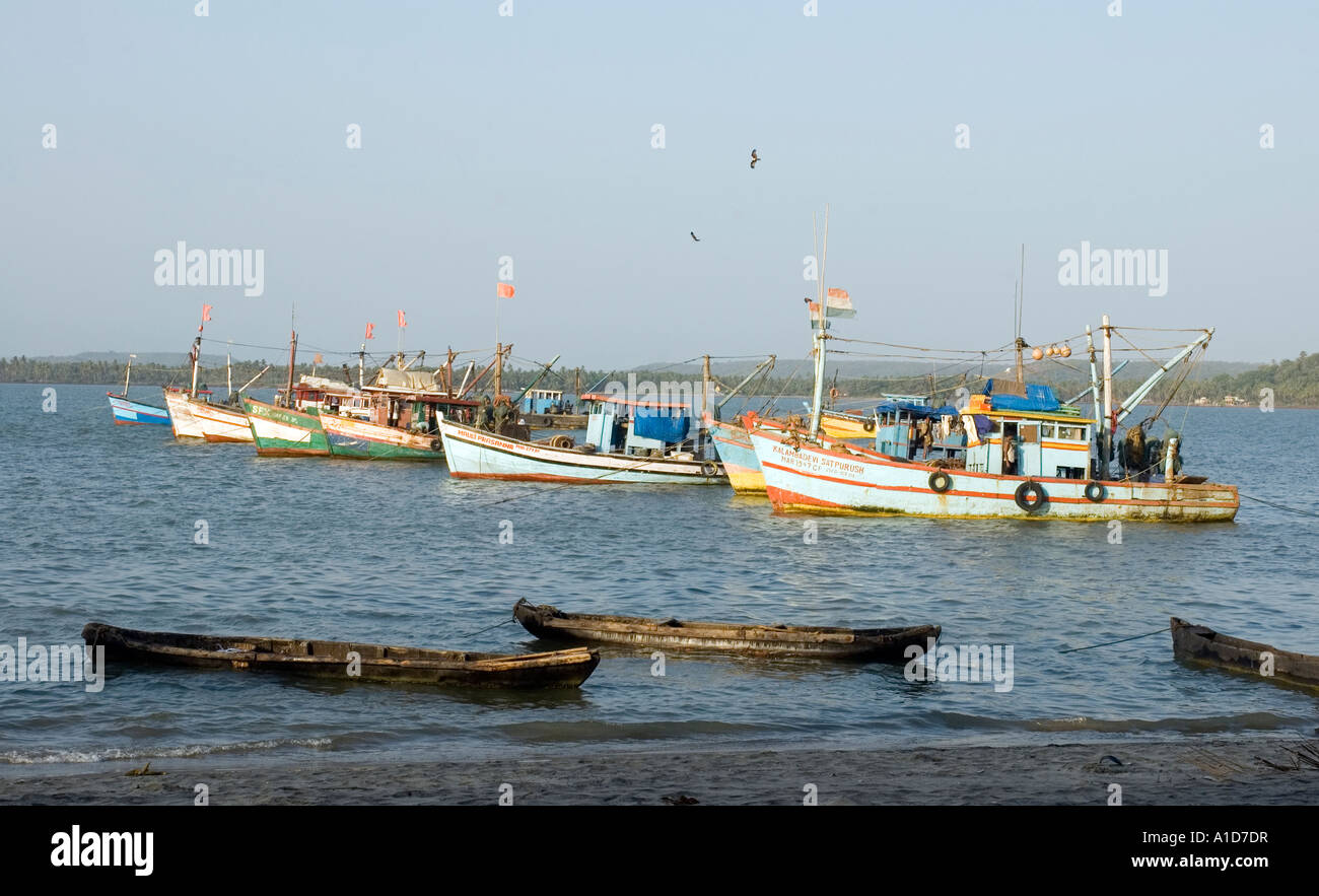 Harbor workers india hi-res stock photography and images - Alamy
