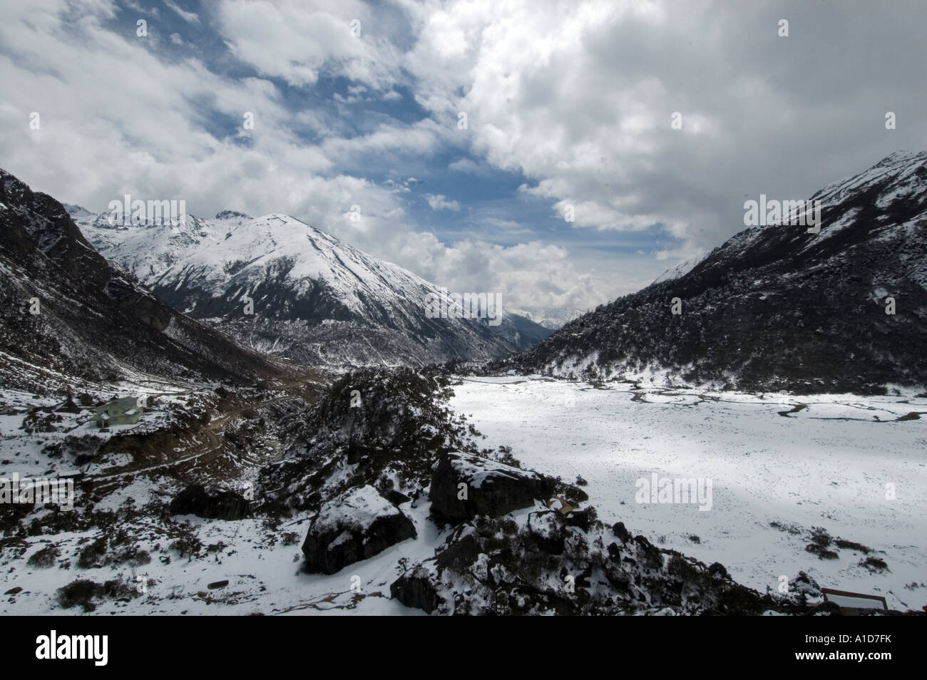 Sikkim men hi-res stock photography and images - Alamy