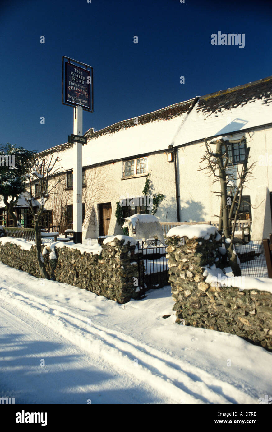 White bear inn hi-res stock photography and images - Alamy