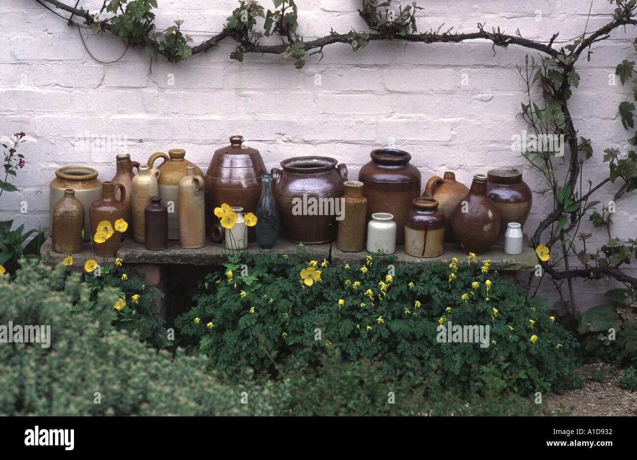Collection of terracotta pots Stock Photo - Alamy