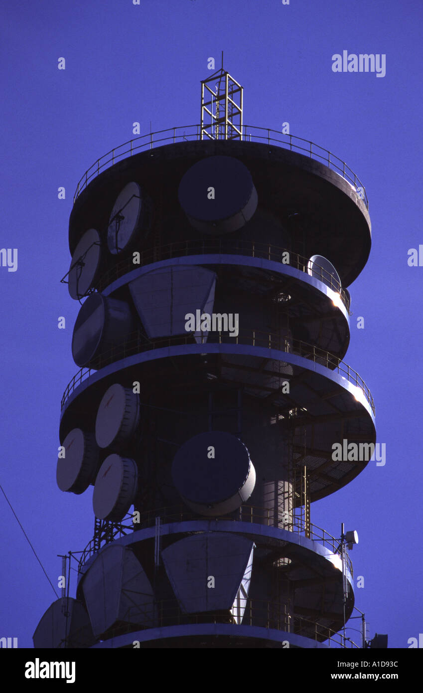 Microwave dishes Communications Tower Stock Photo - Alamy