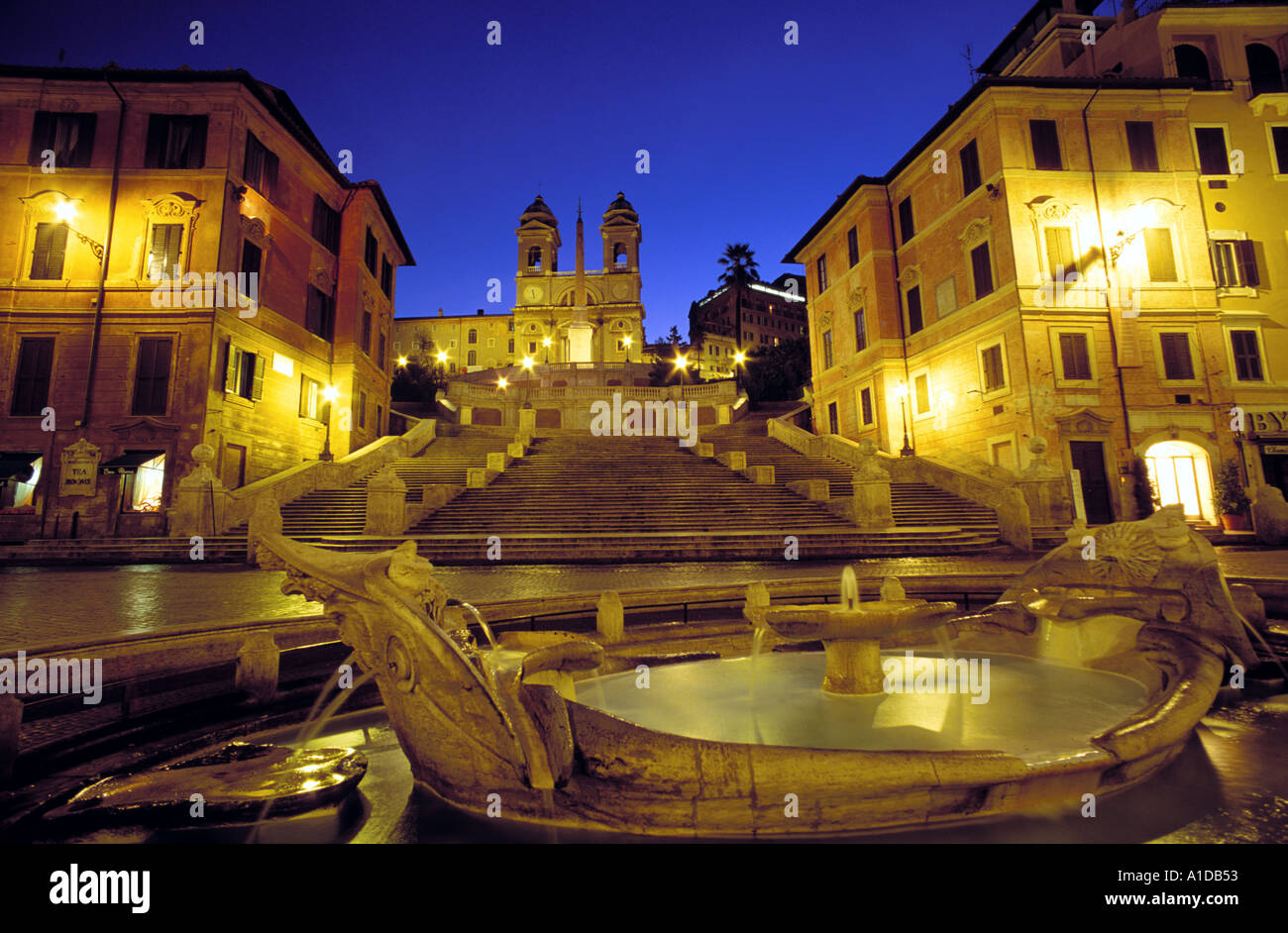 Plaza de spagna hi-res stock photography and images - Alamy