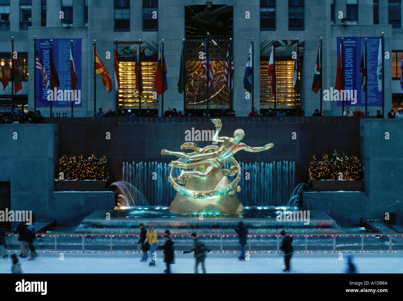 Rockefeller Center ice skating rink Stock Photo - Alamy