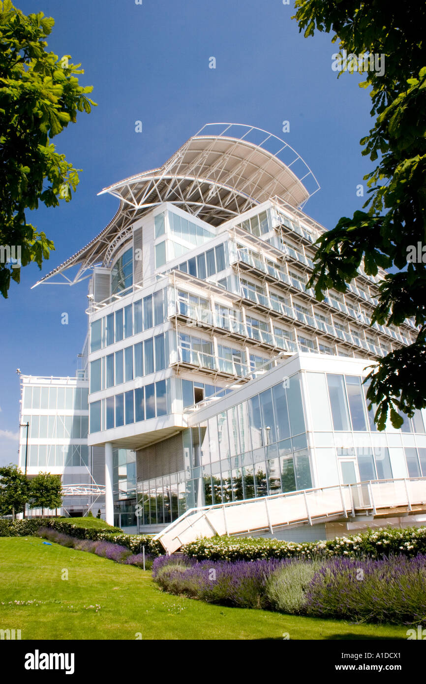 Cardiff hotel scene hi-res stock photography and images - Alamy