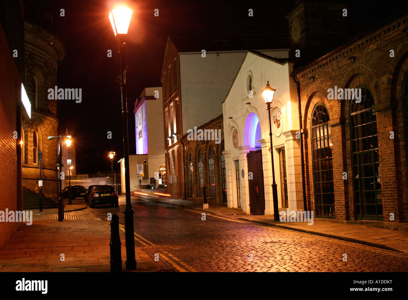The calls leeds at night hi-res stock photography and images - Alamy