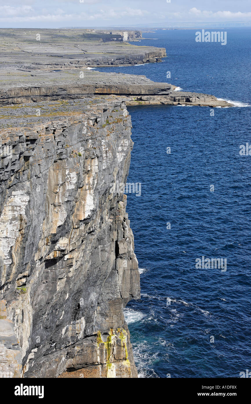 Cliffs and Dun Aengus Fort, Inis Mor, Aran Islands, Ireland Stock Photo ...
