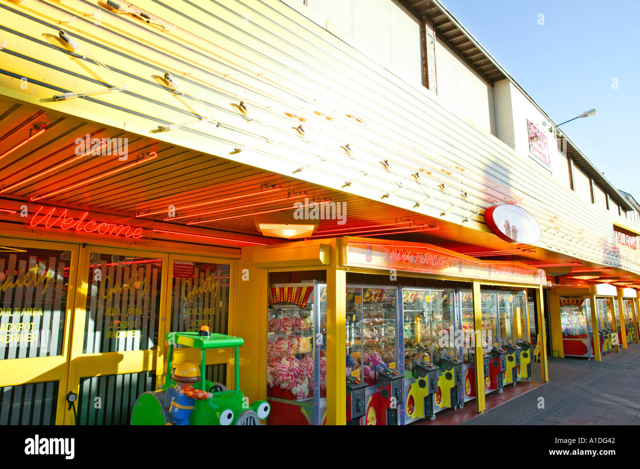 Amusement arcade clacton on sea hi-res stock photography and images - Alamy