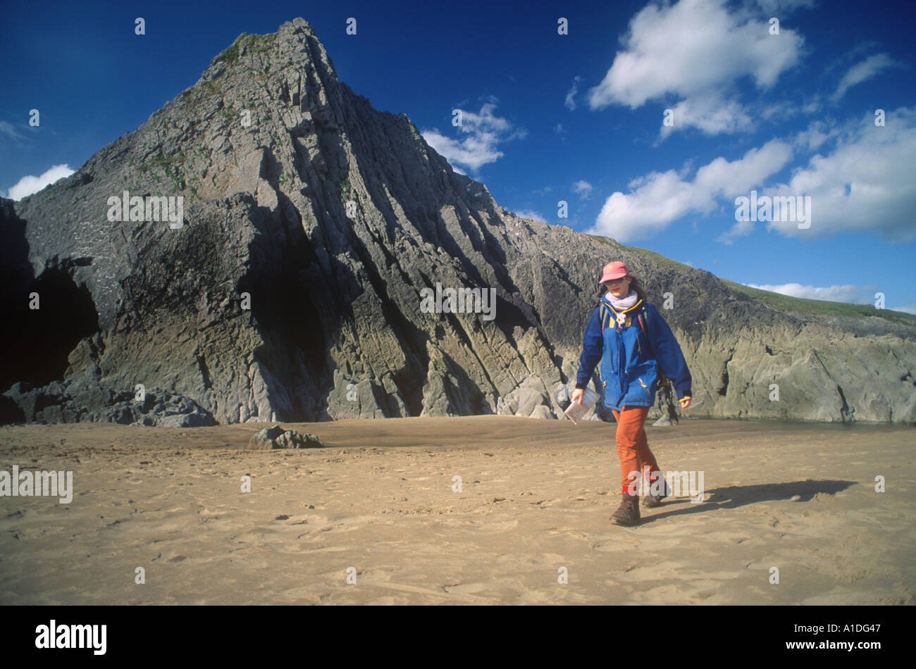 Walking along gower coast hi-res stock photography and images - Alamy