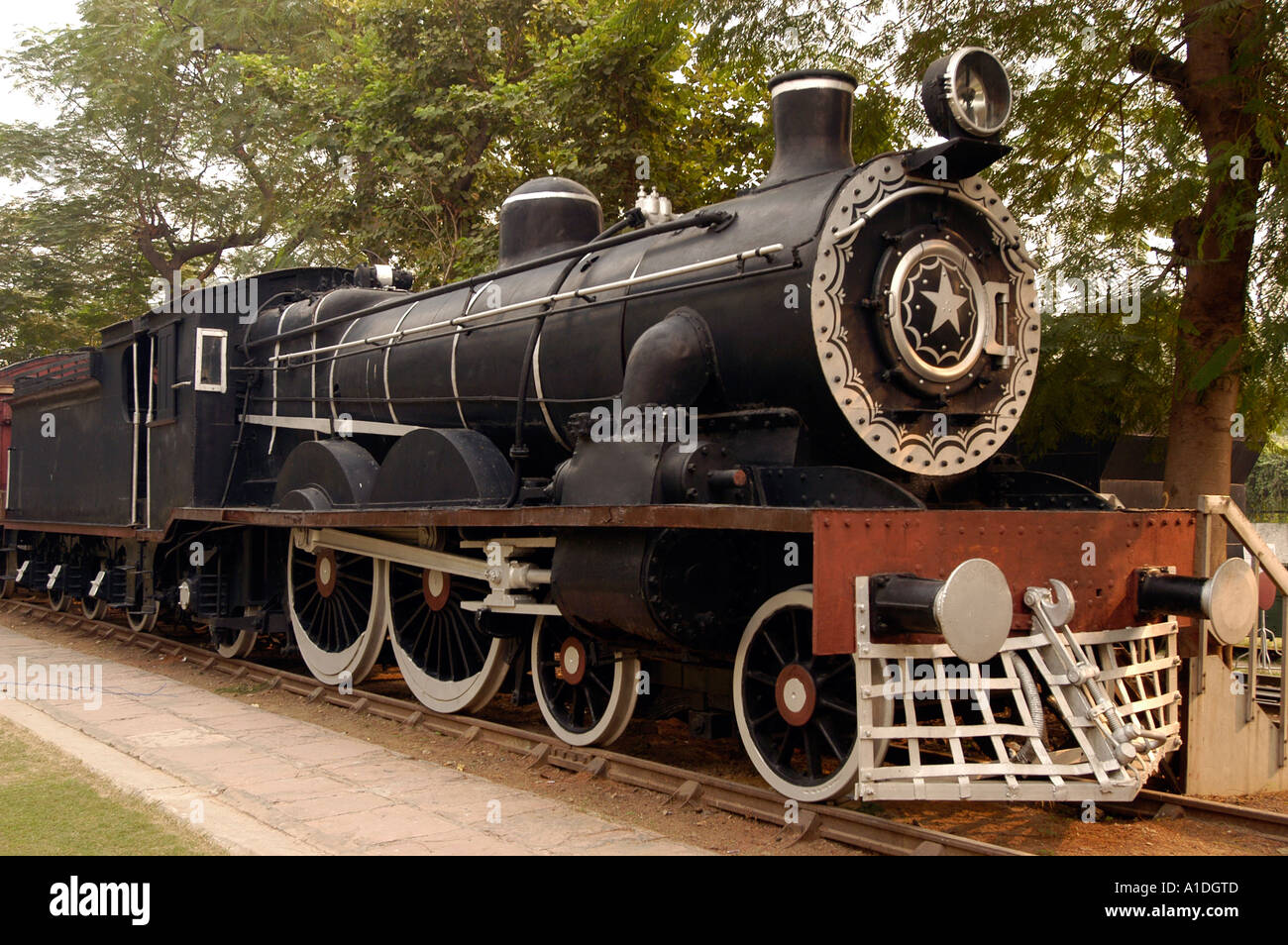 Glamorous locomotive EM 922 NWR build in Britain and used also in India ...