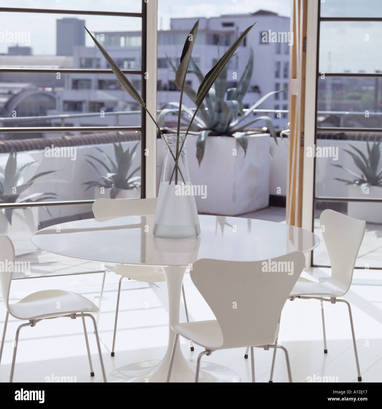 Butterfly chairs hi-res stock photography and images - Alamy