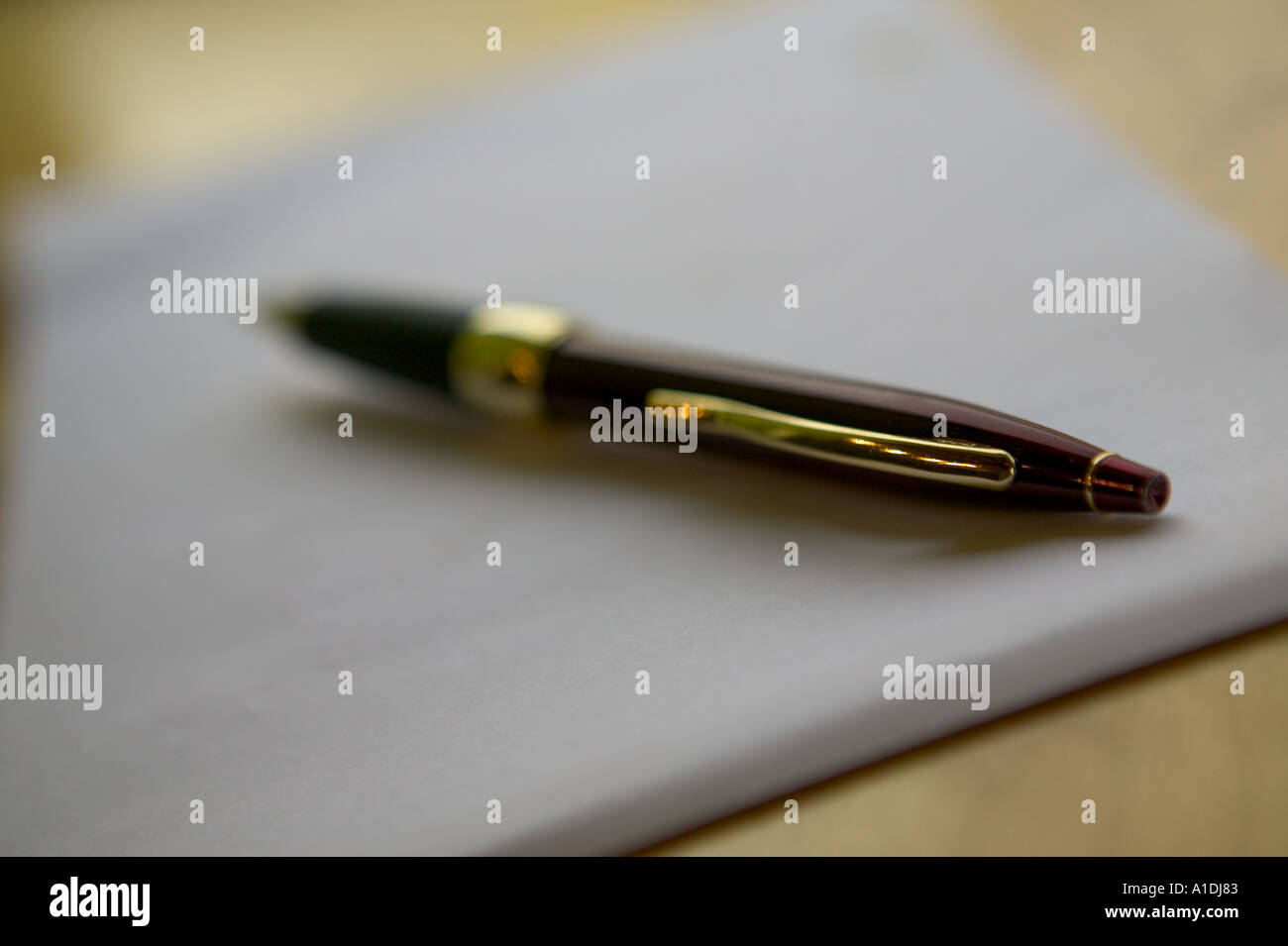 Handwritten letters paper pen hi-res stock photography and images - Alamy