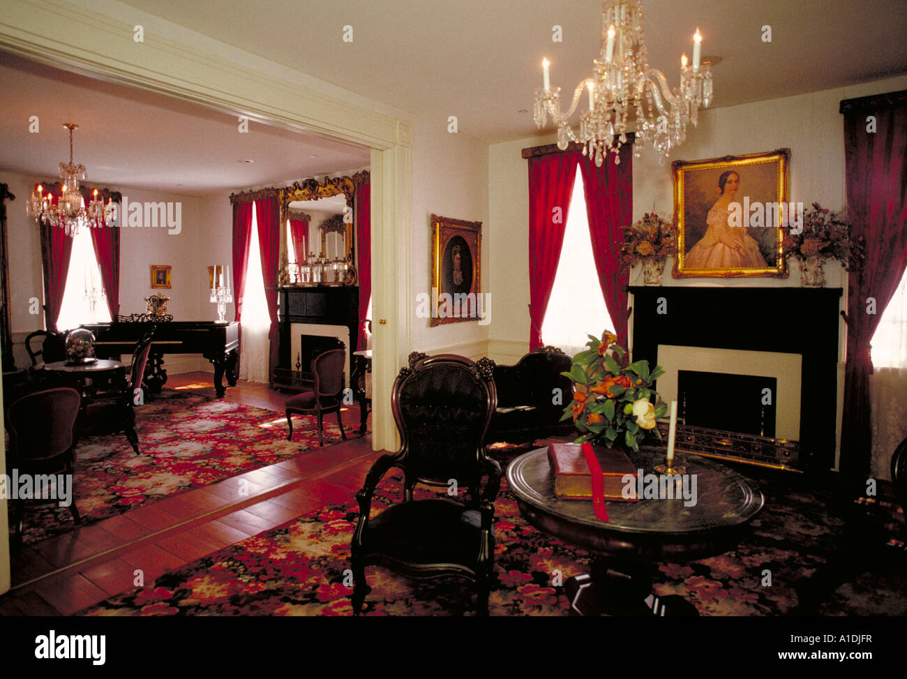 Civil war house interior hi-res stock photography and images - Alamy