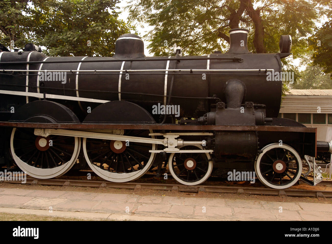 Glamorous locomotive EM 922 NWR build in Britain and used also in India ...